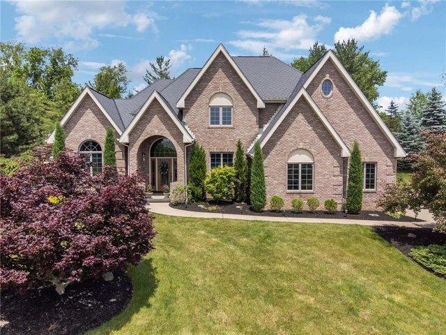 6 Crystol Ct, Irwin, PA 15642