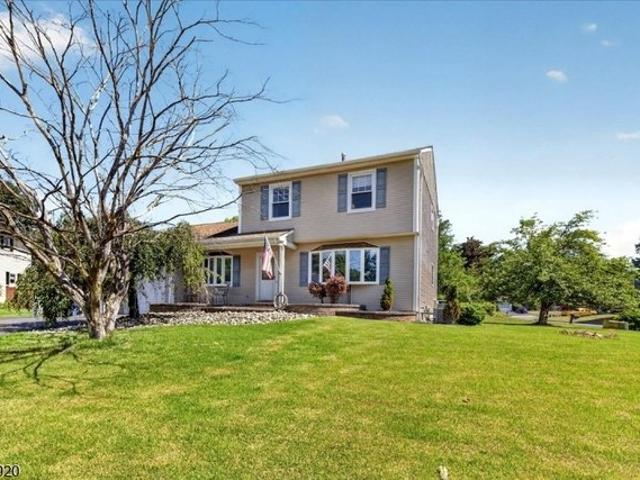 6 Dumont Round, Hillsborough Twp, NJ 08844