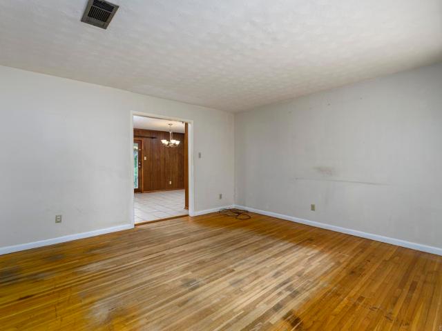 6 Dunfrettin Place