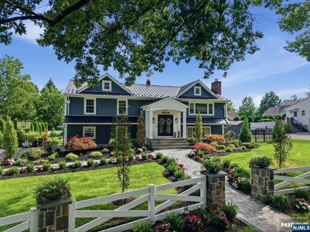 6 Dahl Drive