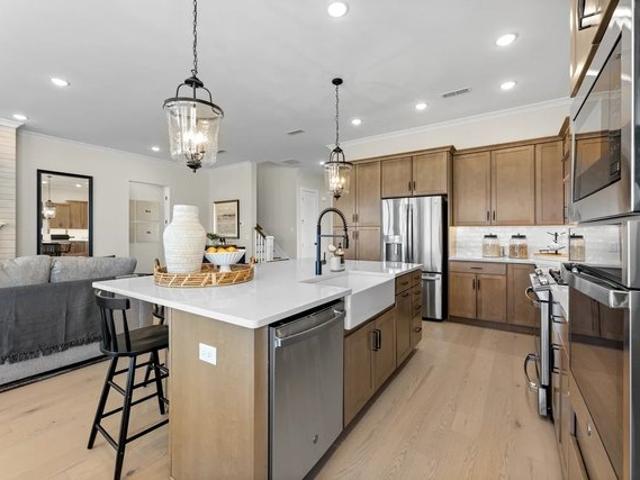 6 Dahlia Ct, Township of Manalapan, NJ 07726