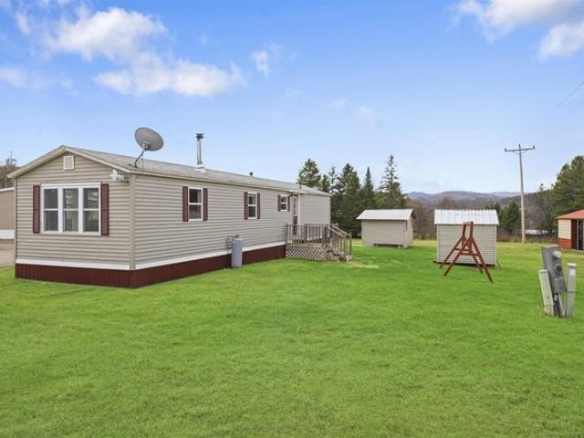6 Darwin Dr, Stewartstown, NH 03576
