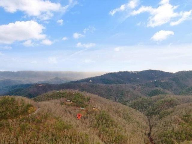 6 Deep Spring Ln, Sevierville, TN 37862 | MLS #3061 | Compass