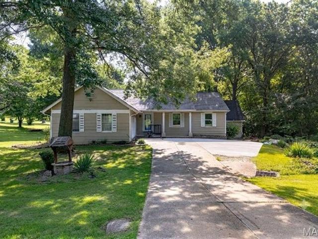 6 Deer Creek Dr, O'Fallon, MO 63366