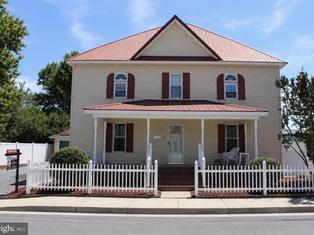 6 Delaware Ave, Delmar, DE 19940