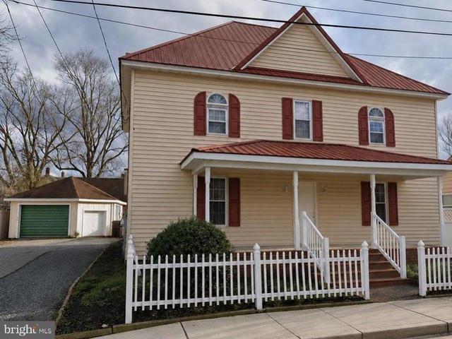 6 Delaware Ave, Delmar, DE 19940