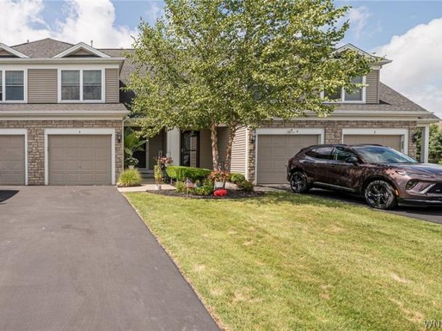 6 Denton Dr, Lancaster, NY 14086