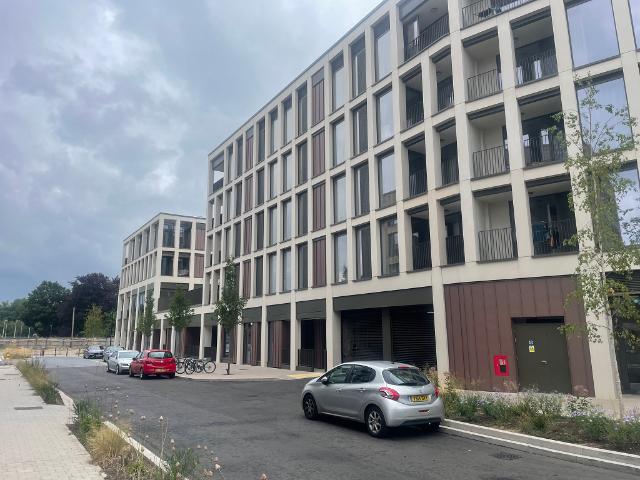 6 Devonshire Avenue GU21, 2 bed flat to rent, £1,550 pcm | PrimeLocation