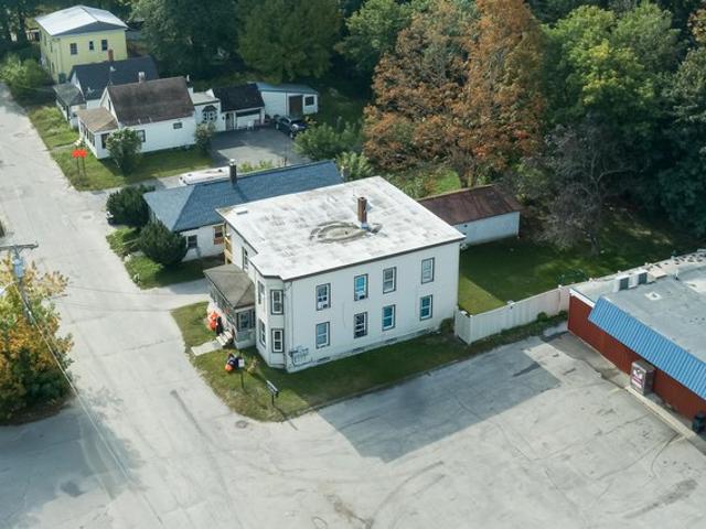 6 Dix Ave, Mexico, ME 04257