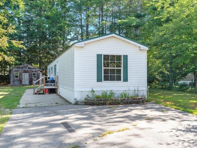6 Donna Ln, Hollis Center, ME 04042