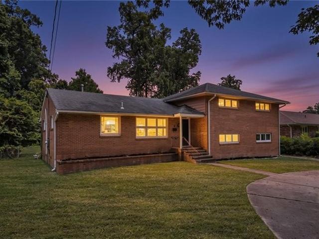 6 Downing Pl, Newport News, VA 23606