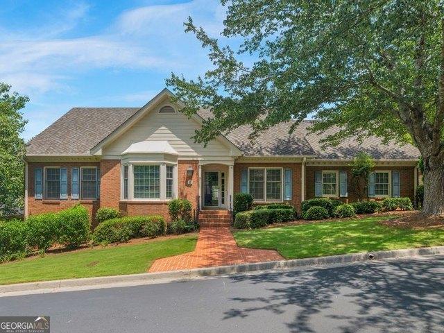 6 Downshire Ln, Decatur, GA 30033