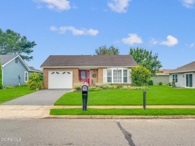 6 Everest Drive N