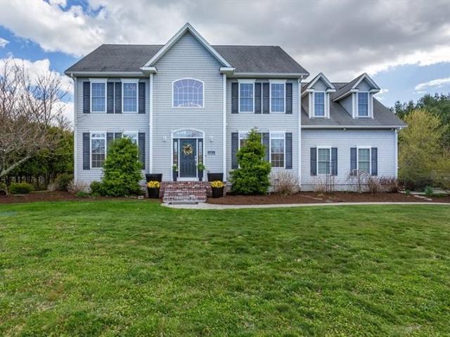 6 Evergreen Dr, Acushnet, MA 02743