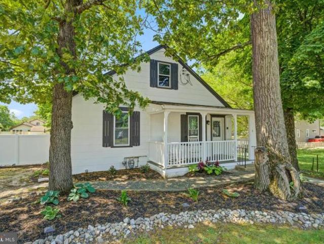6 E 3rd Ave, Pine Hill, NJ 08021