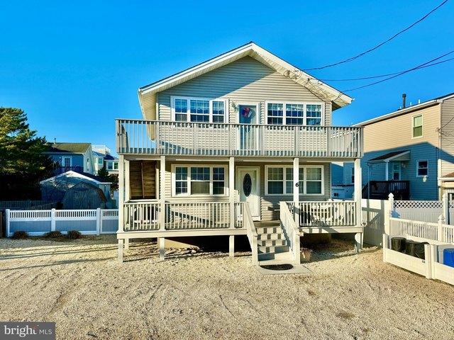 6 E 35th St # B, Long Beach Township, NJ 08008