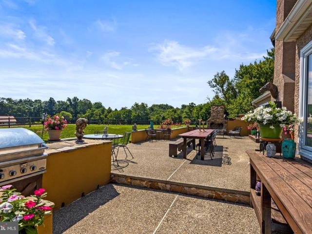 6 E Hunter Creek Lane