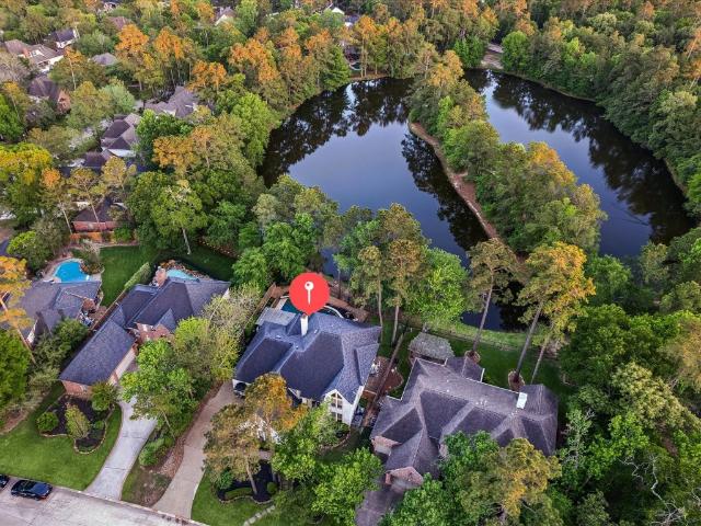 6 E Lakemist Circle