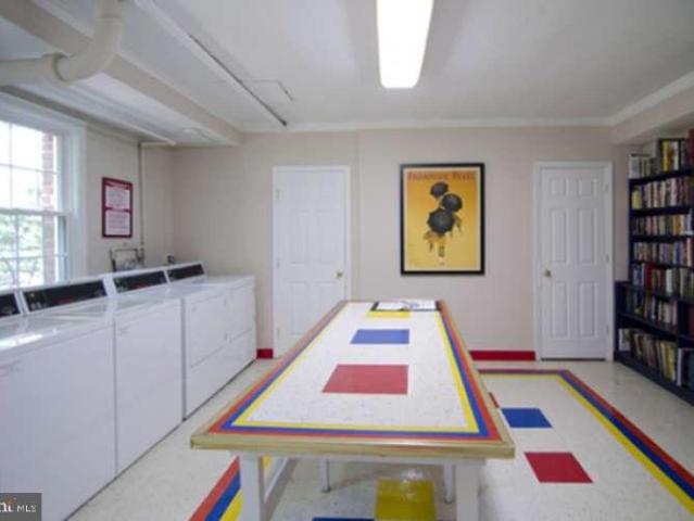 6 E Nelson Avenue # B107