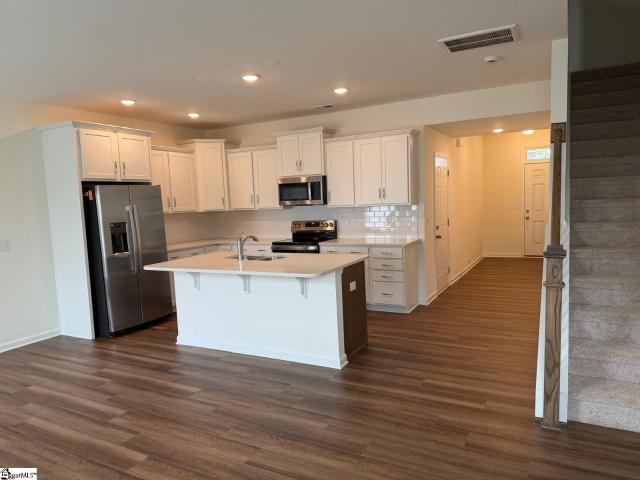 6 E Waller Drive # Apt 108