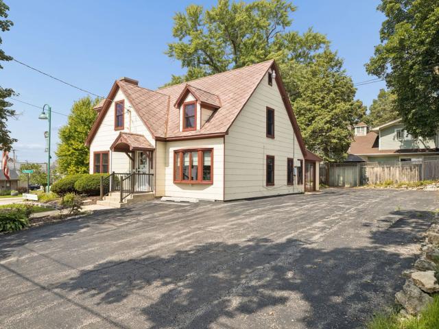 6 E Washington Street