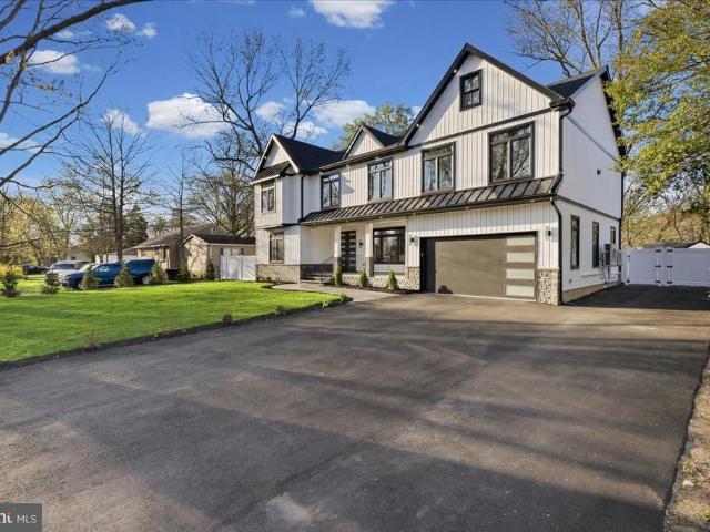6 Echo Avenue