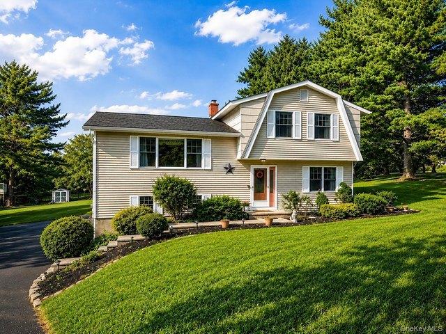 6 Elena Rd, Campbell Hall, NY 10916