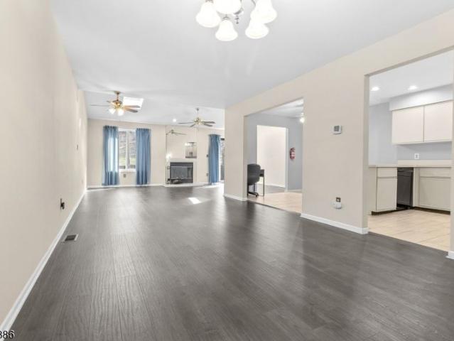 6 Elm Ter, Raritan Twp. Us, nj