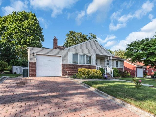 6 Emerald Drive