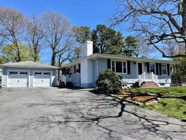 6 ESTEY AVE, HYANNIS, MA 02601 Single Family Residence For Sal.