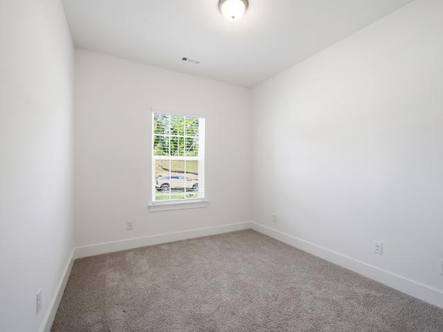 6 Fairlawn Dr