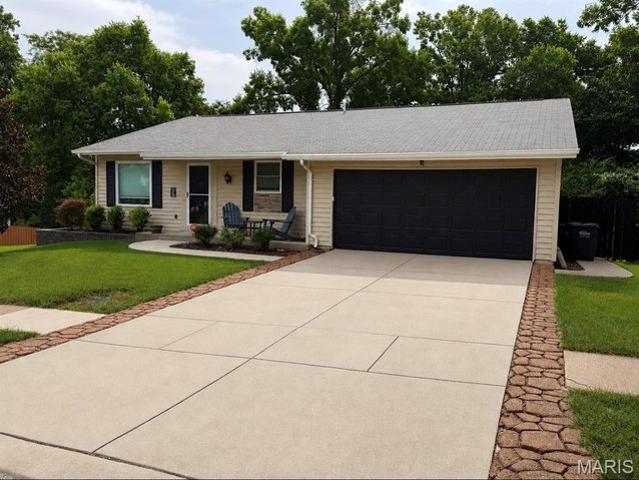 6 Fawn Meadows Dr, Eureka, MO 63025