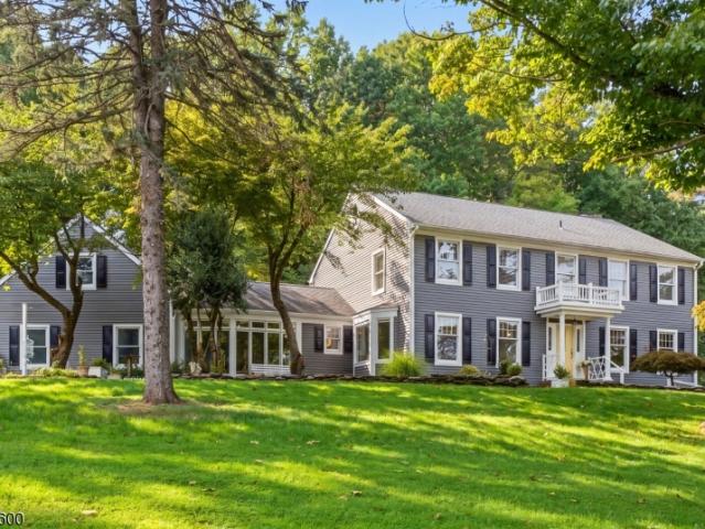 6 Fawn Ridge Rd