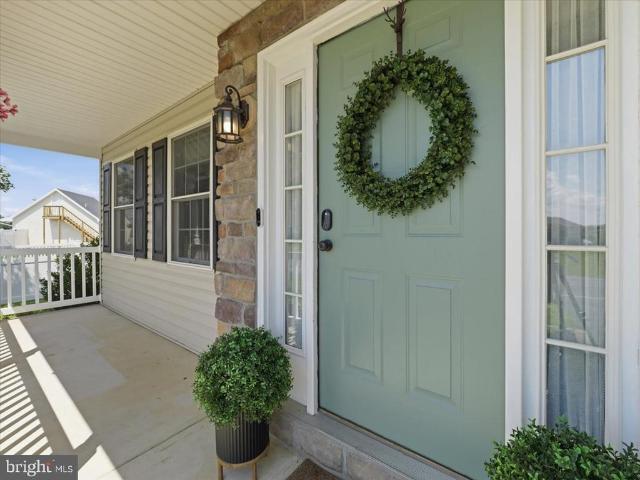 6 Feather Drive