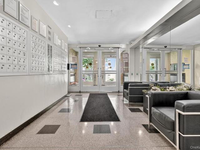 6 Fordham Hill Oval 14B