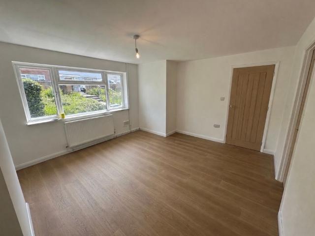 6 Forest View, Cimla, Neath, SA11 3RS