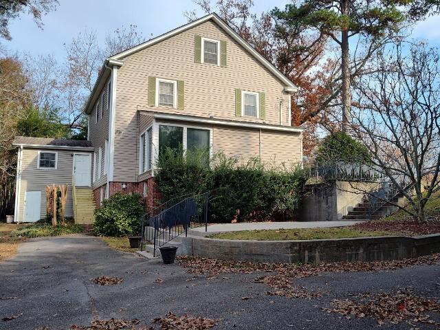 6 Forest Avenue