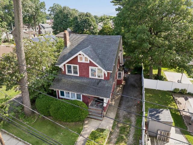 6 Forest Avenue
