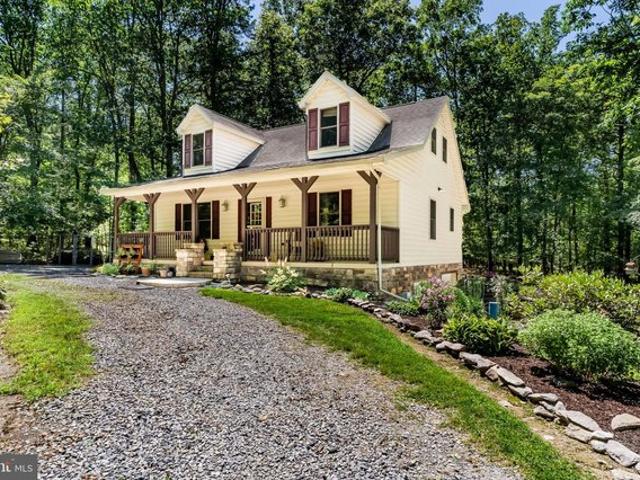 6 Forest Ln, Newville, PA 17241