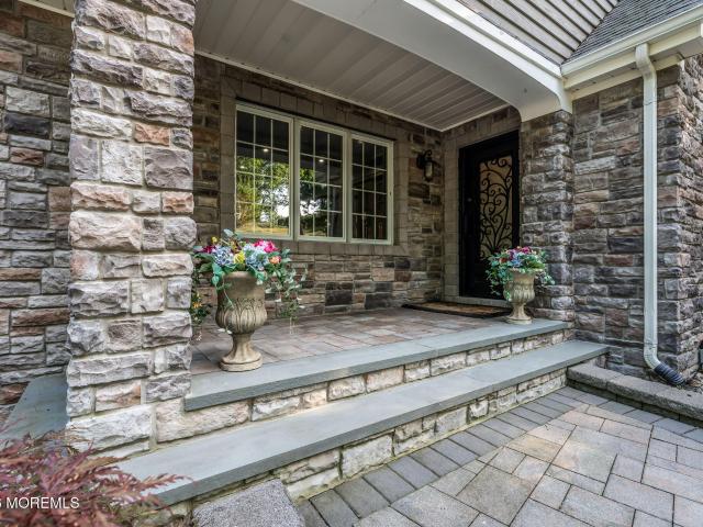 6 Forest Park Court