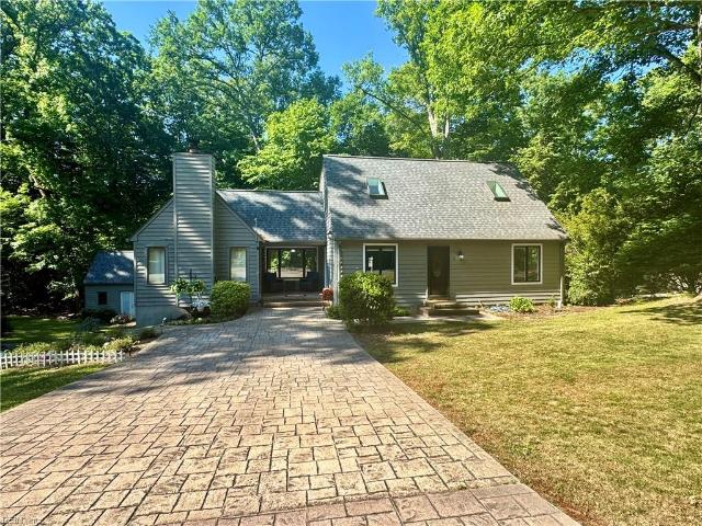6 Foxcroft RD