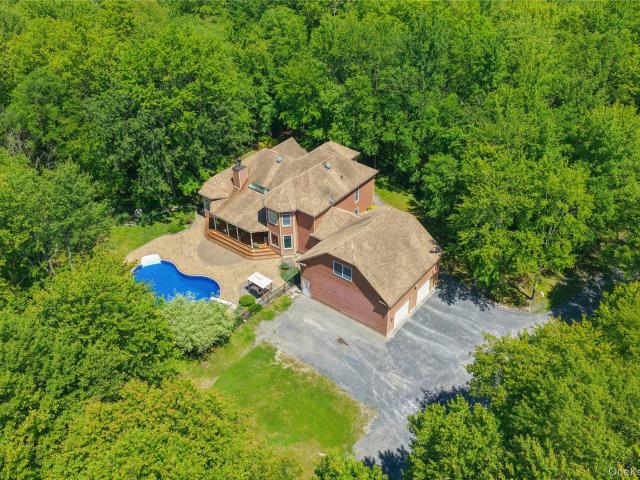 6 Foxwood Road