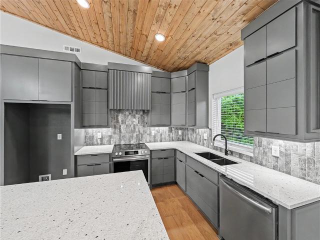 6 Francis Drive