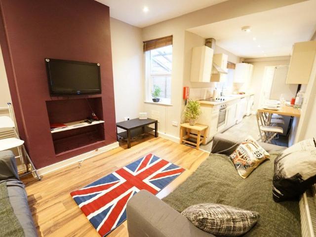 6 Frederick Grove, Lenton. 4 bed house to rent £2,167 pcm £500 pw