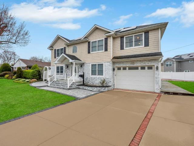 6 Garden Cir, Syosset, NY 11791 | MLS #845964 | Compass