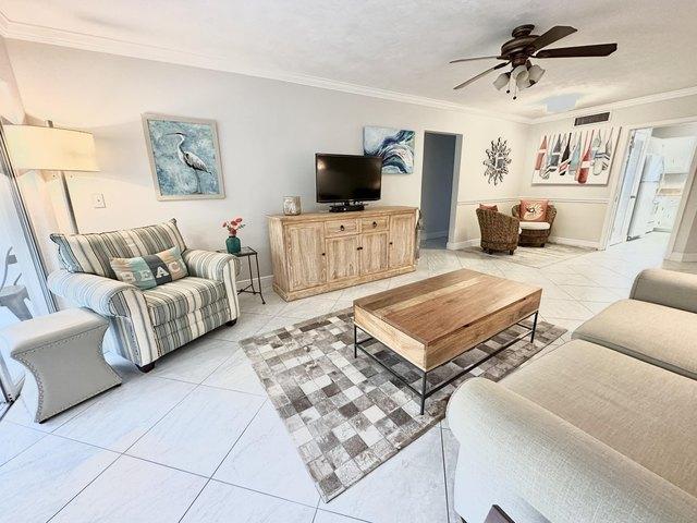 6 Garden St Unit 204P, Tequesta, FL 33469