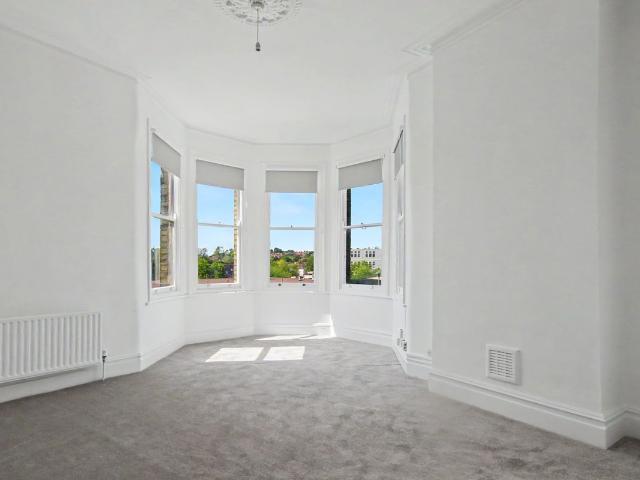 6 Garrick Road, London, Ms194 NW9, 2 bed flat to rent, £1,750 pcm | PrimeLocation