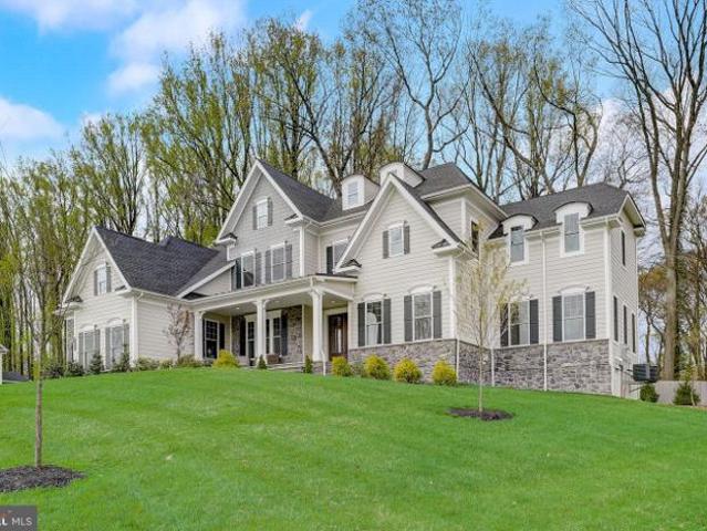 6 Gershwin Dr, West Chester, PA 19380