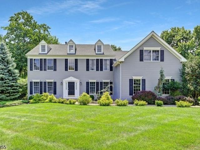 6 Ginger Ln, Washington Township, NJ 07853