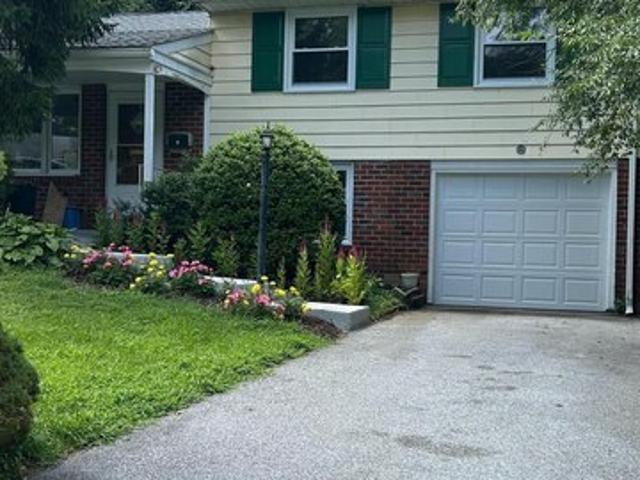 6 Glenwood Cir, Aldan, PA 19018